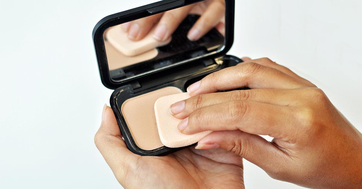 Avoid The Summer Shine With This Matte Powder Makeup In 40 Shades