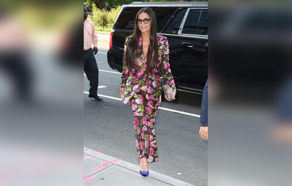 [PICS] Demi Moore Makes Wacky Faces After Losing Front Teeth