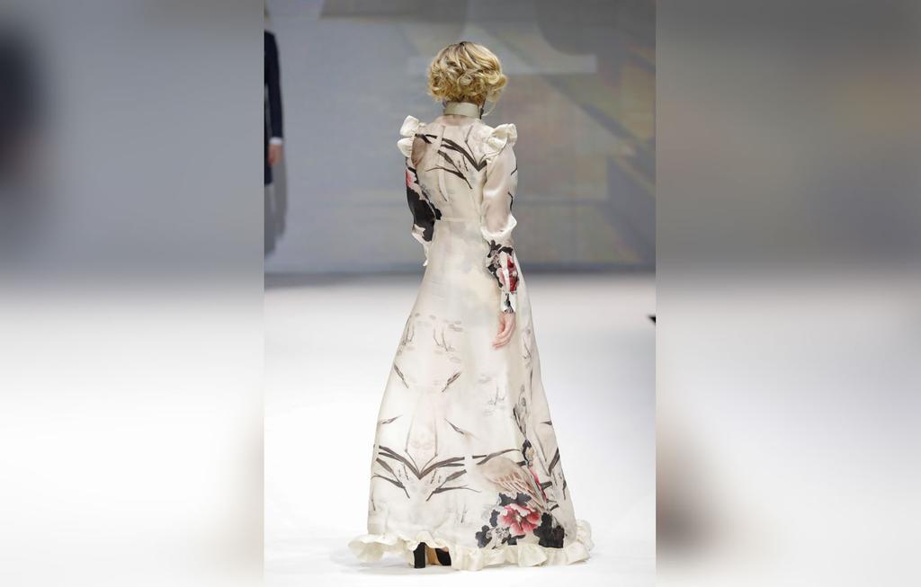 All Grown Up! Kelsey Grammer's Daughter Mason Makes Modeling Debut With ...