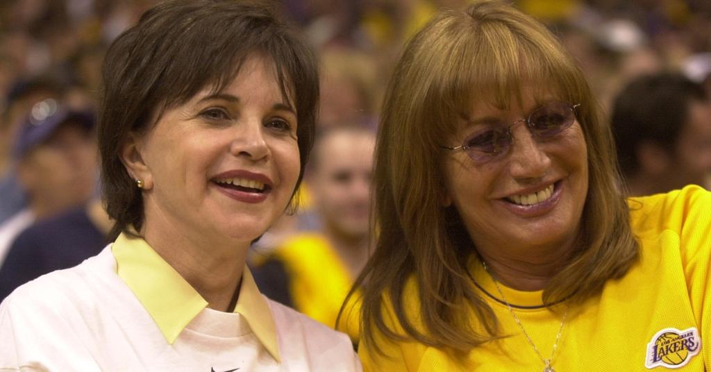 'Laverne & Shirley' Drama: Lead Stars Penny Marshall & Cindy Williams ...