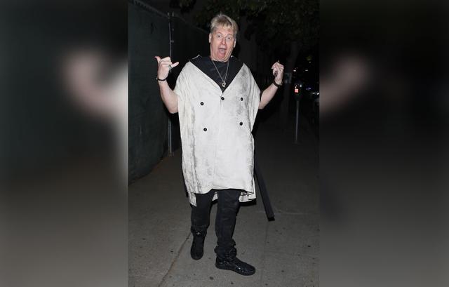 [PICS] Joe Simpson Gif -- Caught Partying After Prostate Cancer Diagnosis