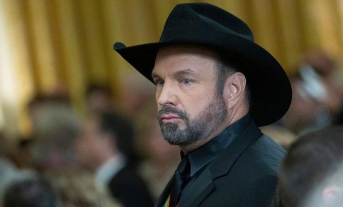 Garth Brooks 'Using Make-Up and Hair Dye Makeovers' in Light of Scandal