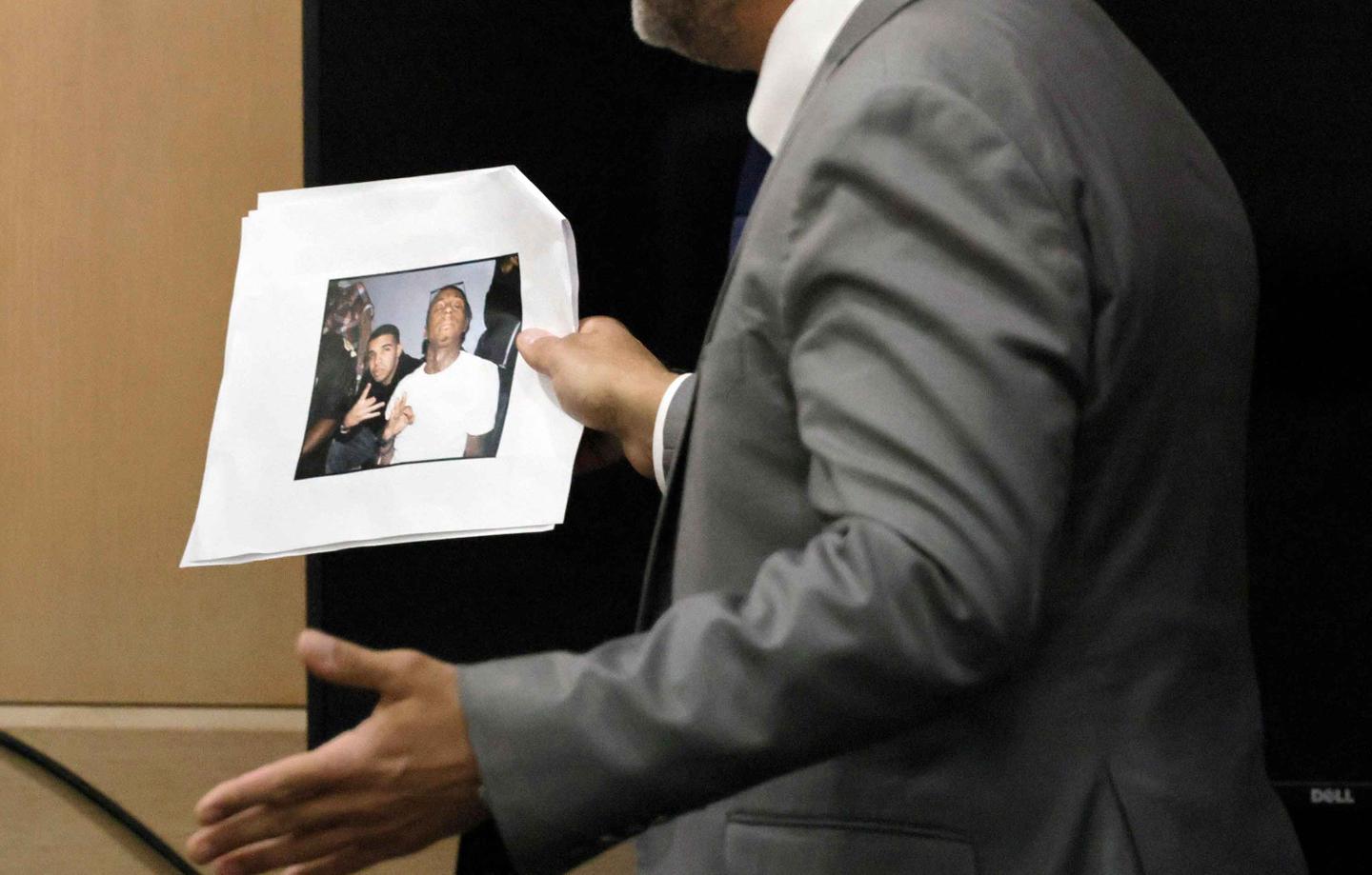 Process Server Attempted To Serve Drake With Legal Papers On Valentine ...