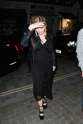 Desperate Measures! Madonna 'Deveined' Wrinkly Skin With 'Drastic ...