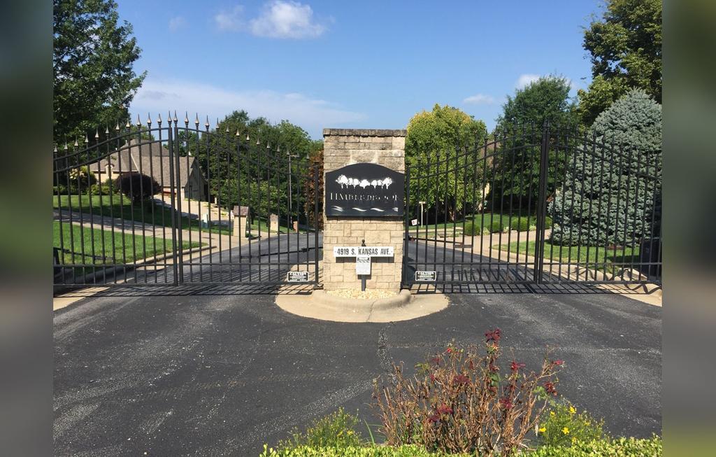 Inside Brad Pitt's Secret Compound In Springfield Missouri