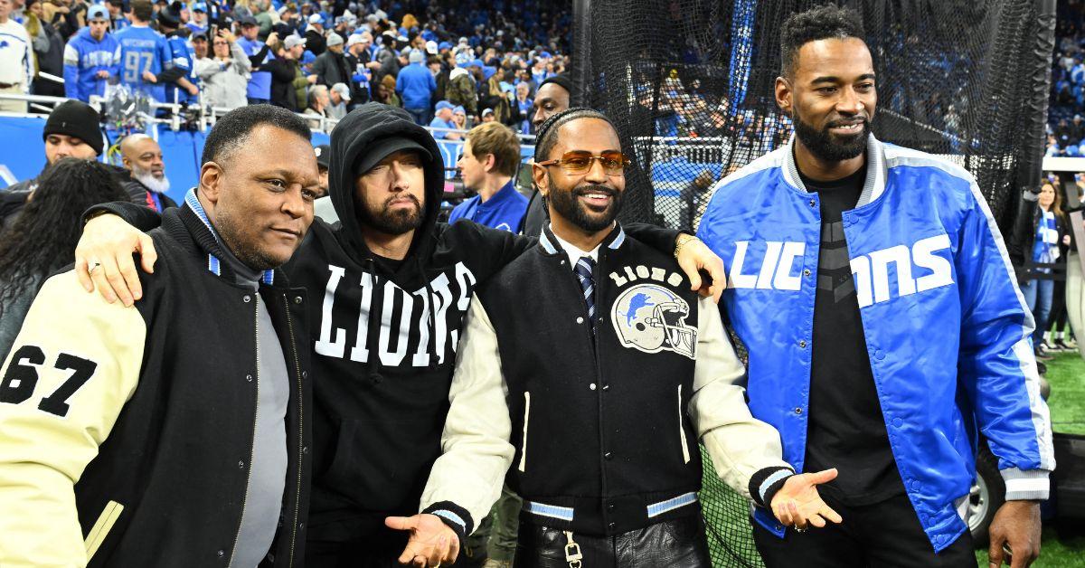 Eminem Flips Off San Francisco 49ers Fans During Game Against Detroit Lions