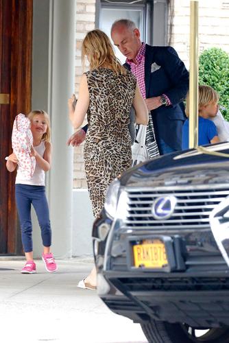 Team America! Kelly Rutherford Reunited With Kids In NYC After ...