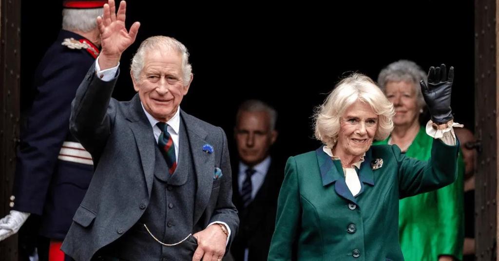 Prince Harry Fears Royal Family Will Retaliate Over Bombshell Memoir By ...