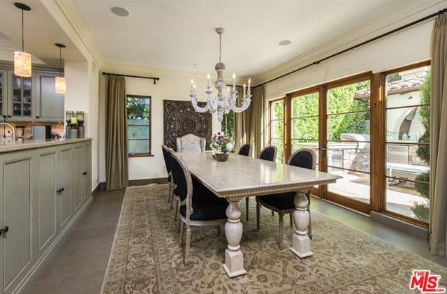 21 Photos Inside Ashley Tisdale’s Home — On Sale For $2.599 Million