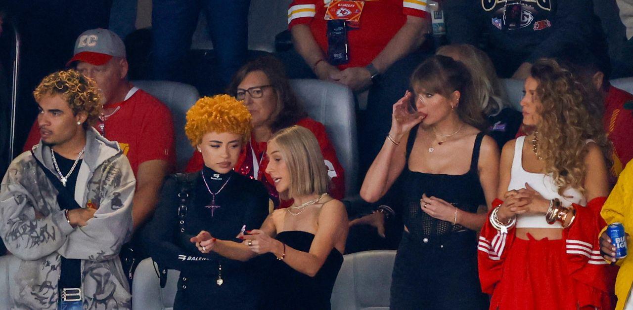 Taylor Swift Flees Australia on Her Private Jet After Father Scott ...