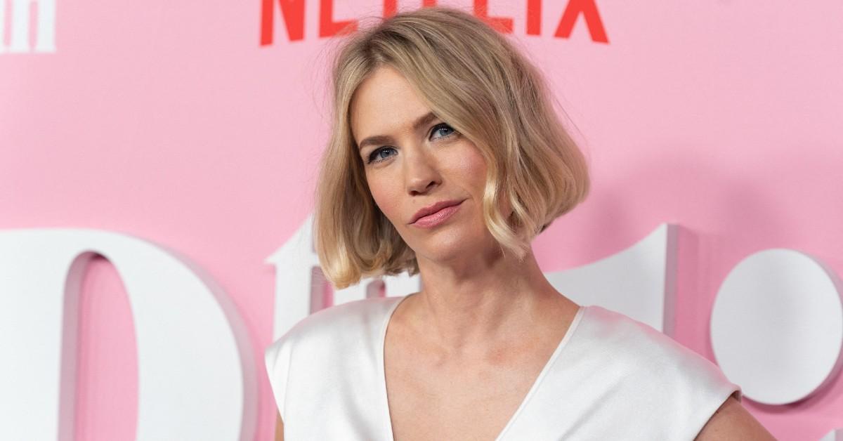 'Mad Men' Actress Ripped for Raging About United Airlines' $15 Voucher