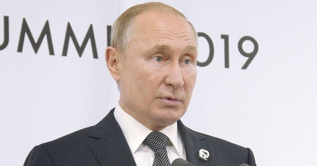 Vladimir Putin Set To 'Undergo Cancer Operation'