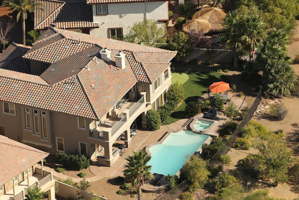 O.J Simpson Moves Into Ritzy Las Vegas Mansion After Prison