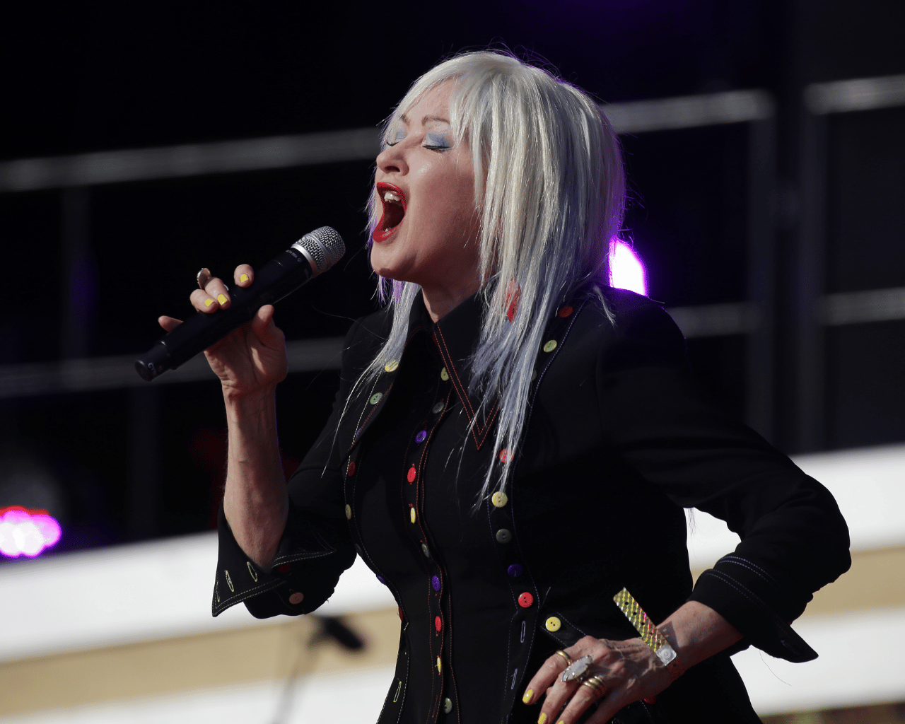 Cydni Lauper Compares Republicans To Hitler In Bizarre Rant