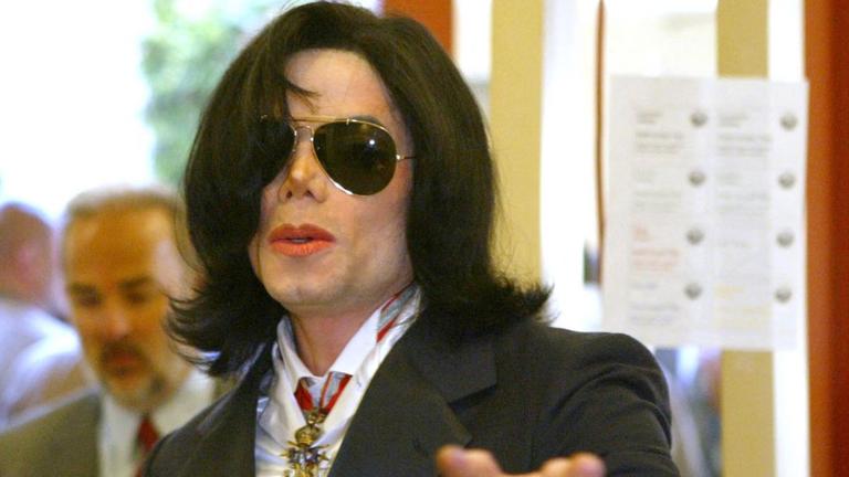 Michael Jackson Spent Time With 'Young Male Hollywood Star' in Bed