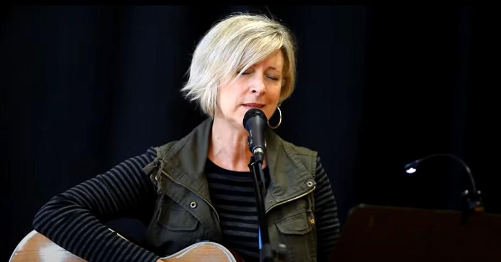 Laura Lynch, Founding Member of The Dixie Chicks, Killed in Car Crash