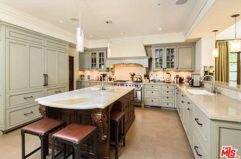 21 Photos Inside Ashley Tisdale’s Home — On Sale For $2.599 Million