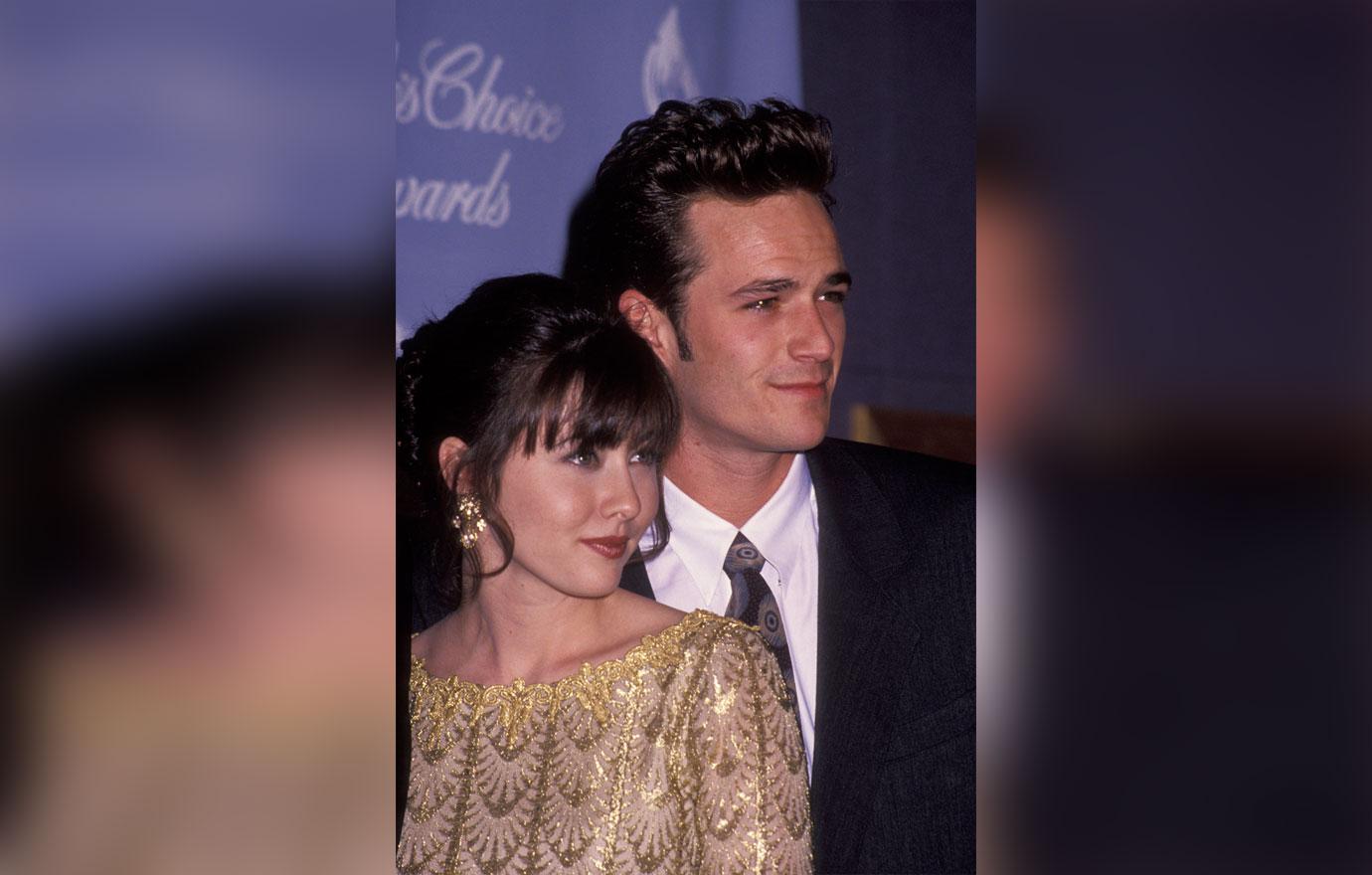 Luke Perry Dead – Photos '90120' Star's Many Loves Including Jennie ...