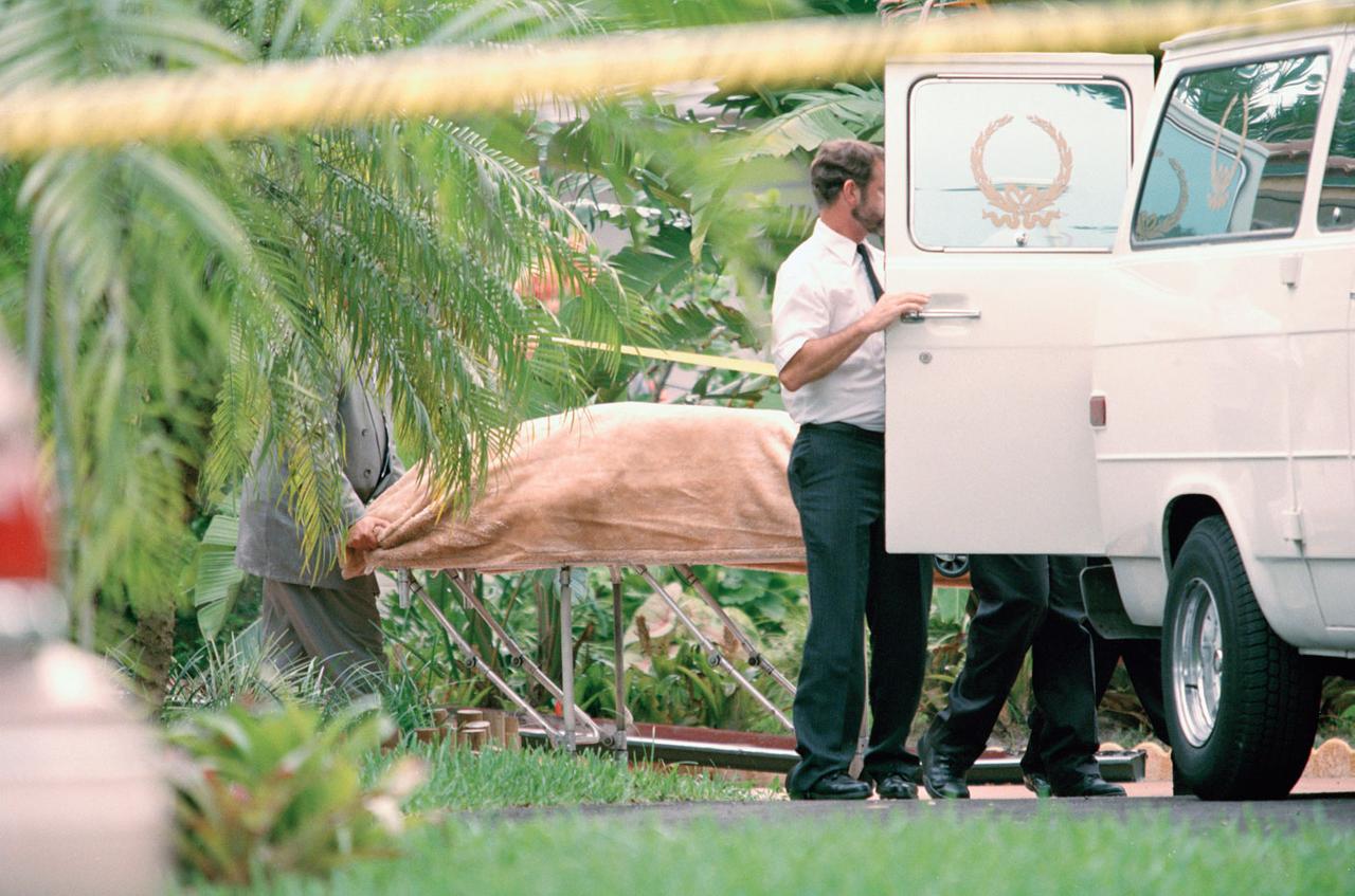 Blood & Gore: Inside Gianni Versace's Brutal Murder — GRAPHIC CONTENT