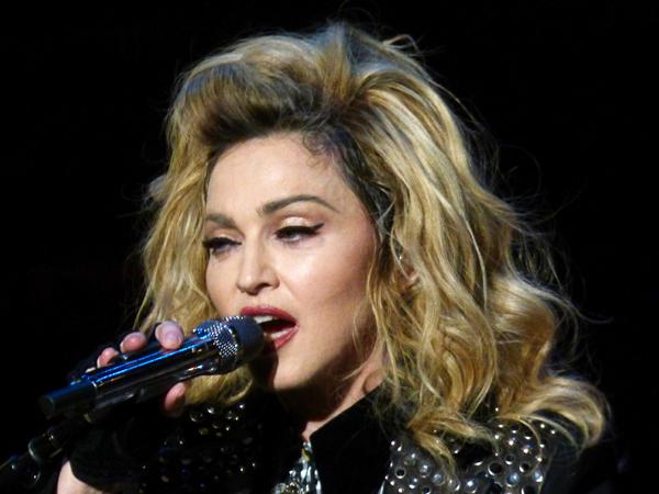 Flawless Faces At Any Age! Ageless Celebrities With Perfect Skin In ...