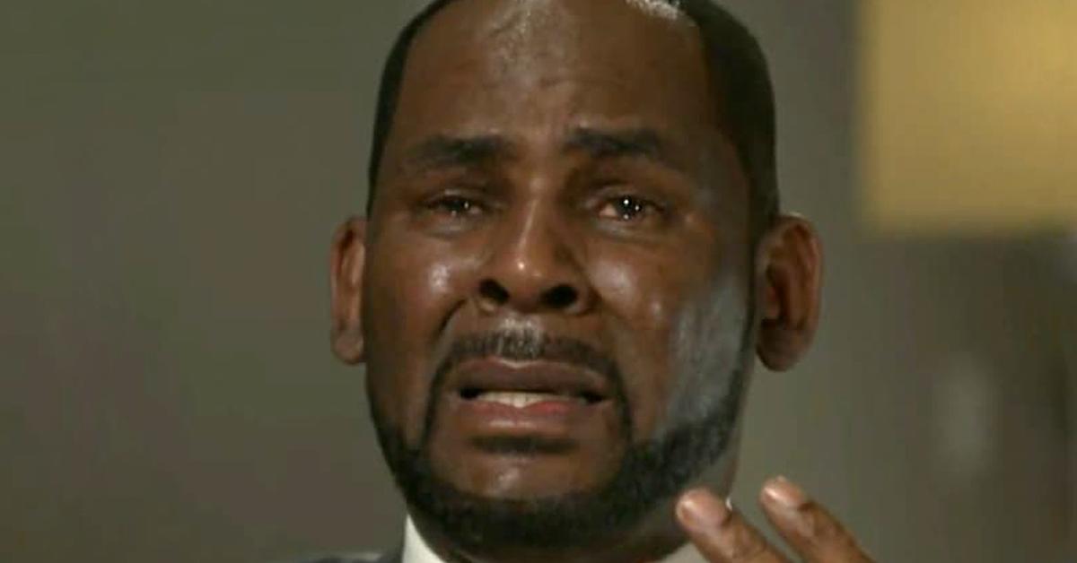 Emotional R. Kelly Breaks Down In Tears While Denying Latest Charges Of ...