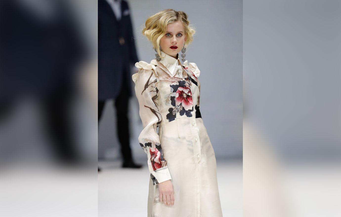 All Grown Up! Kelsey Grammer's Daughter Mason Makes Modeling Debut With ...