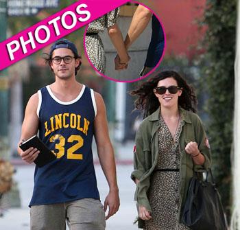 It’s No Rumer! Willis Holding Hands With New Boyfriend Jayson Blair
