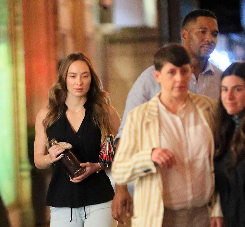 Michael Strahan Celebrates Final Week Of 'Live' On Date With Girlfriend ...
