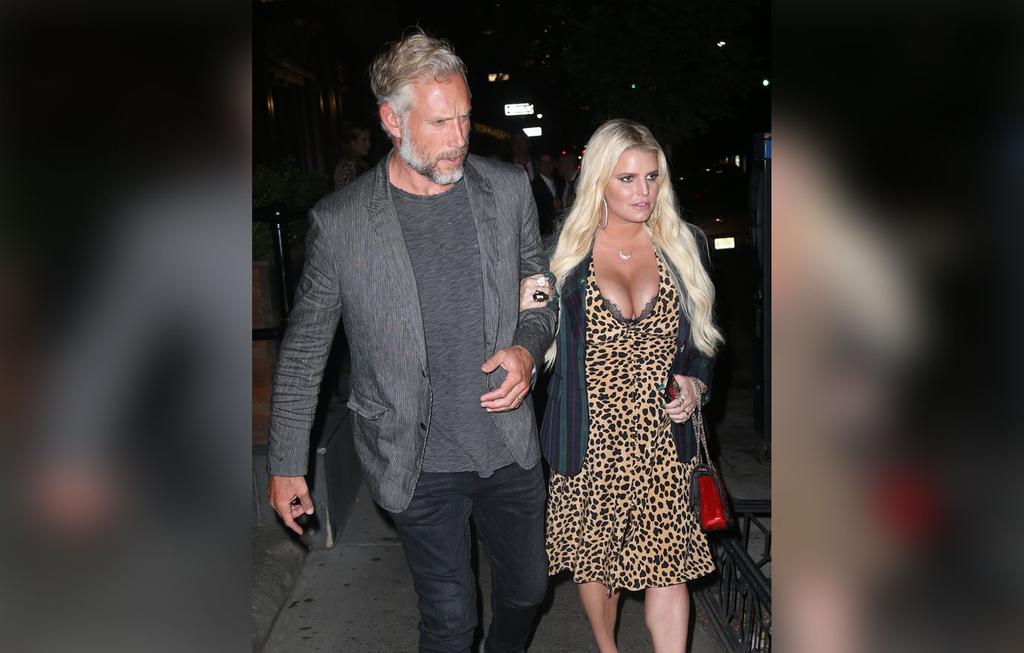 Jessica Simpson Flaunts Her Curvy Figure & Weight Gain