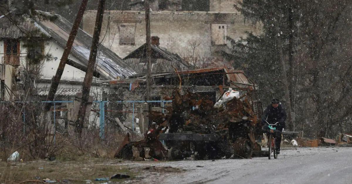 Top Russian Defense Official Dies After Plunging 160-Feet From Window