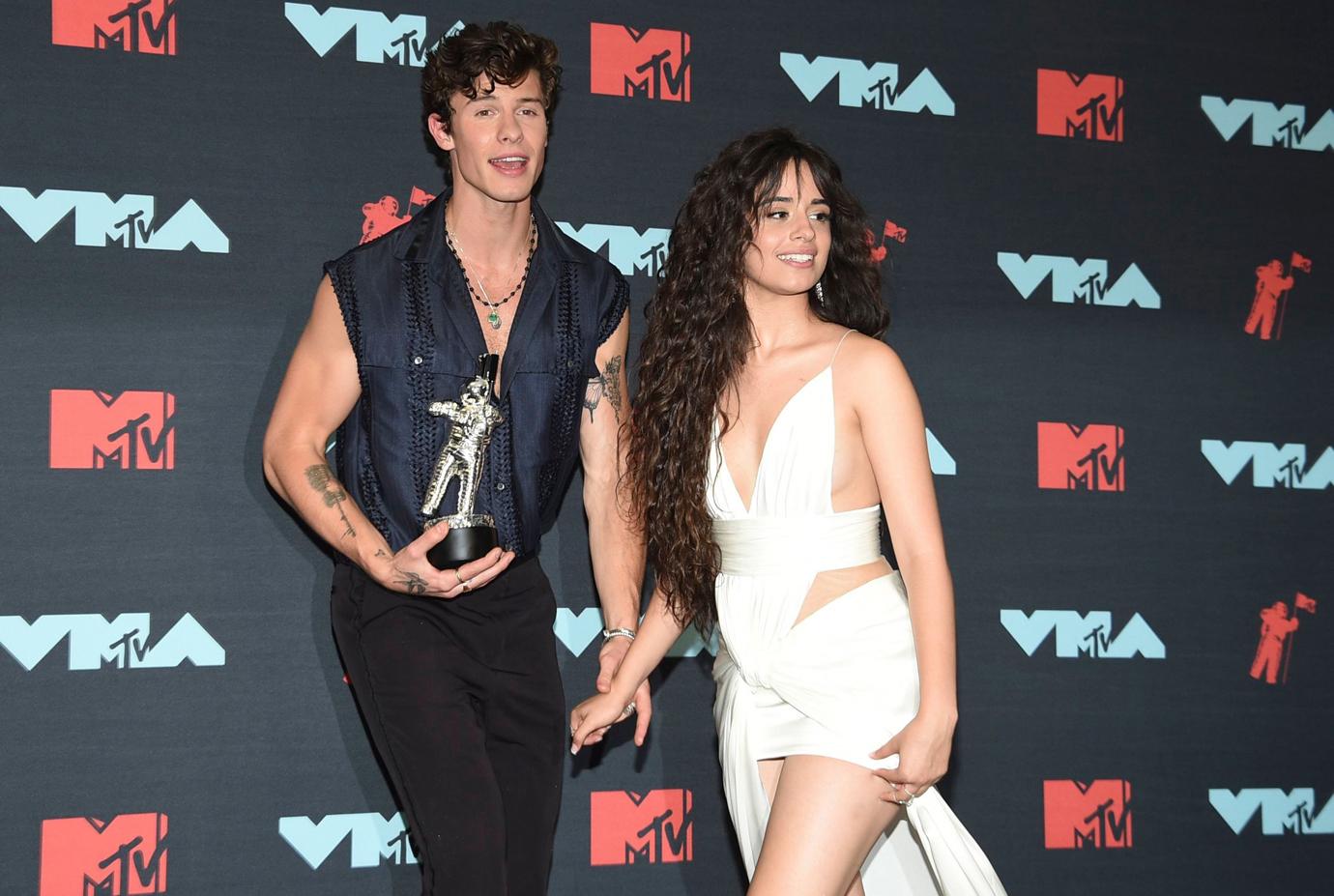 Celebrity Secret Romances And Hookups Exposed In 2019