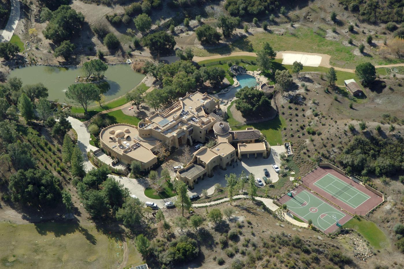 Will Smith and Jada Pinkett Smith Are Selling Their Home For $42 Million