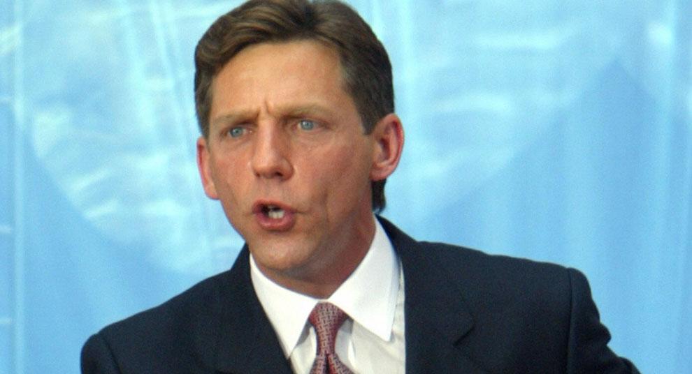 Spilling Secrets: Father Of Scientology Leader David Miscavige Writing ...