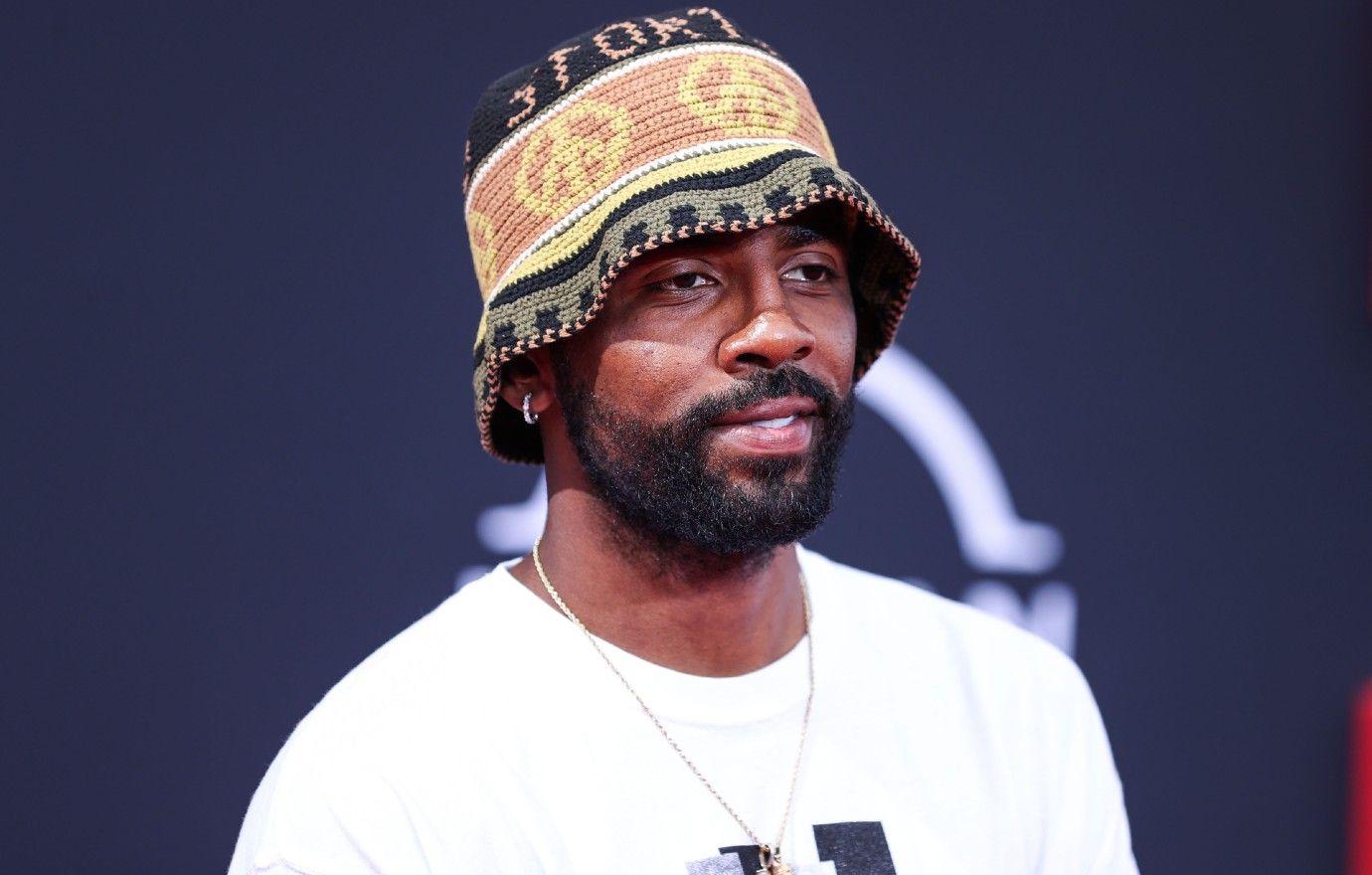 Kyrie Irving Claims He Isn't 'Campaigning' For Alex Jones
