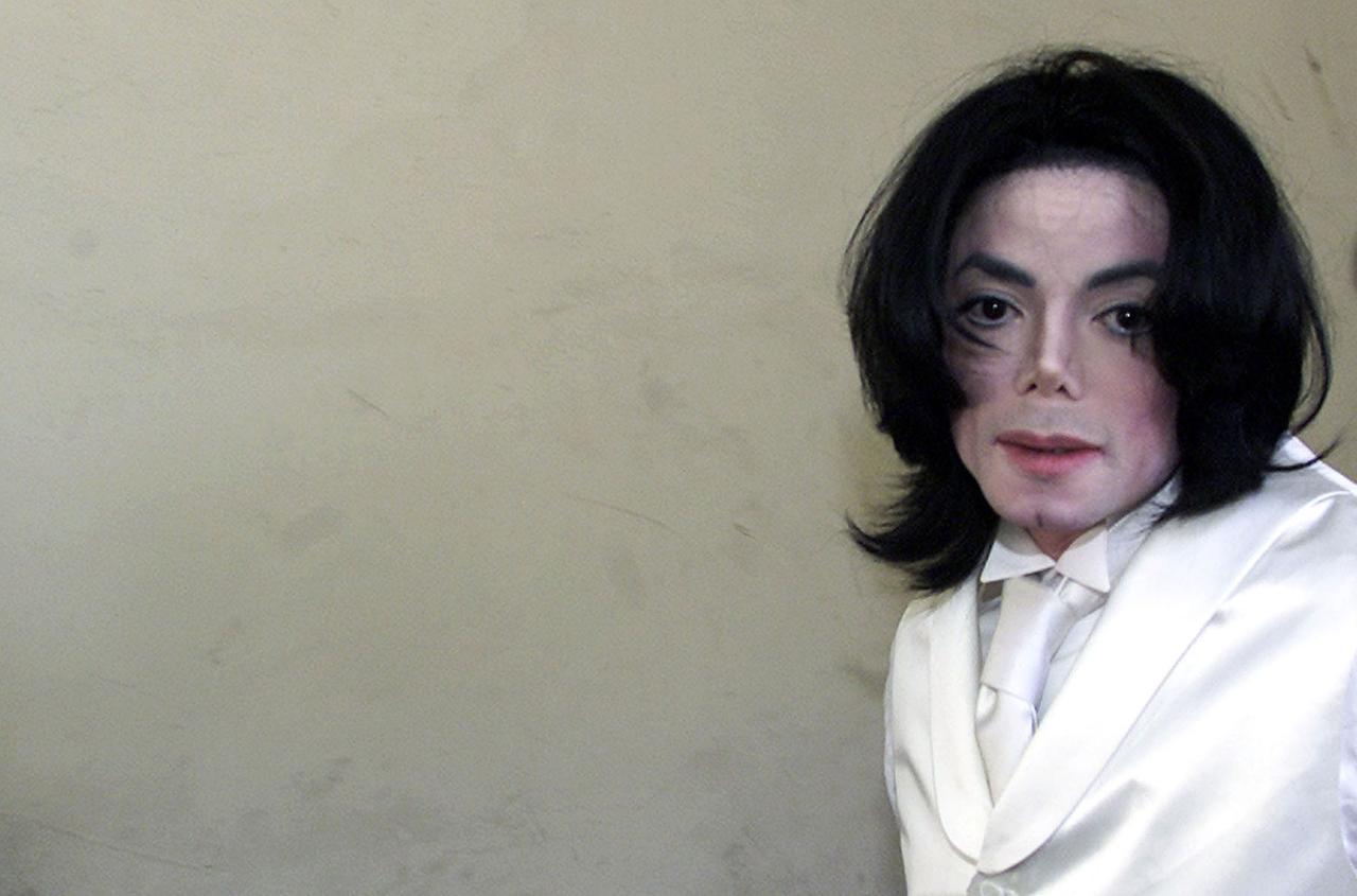 Booze, Painkillers & Syringes: Michael Jackson's 25-Year Secret ...