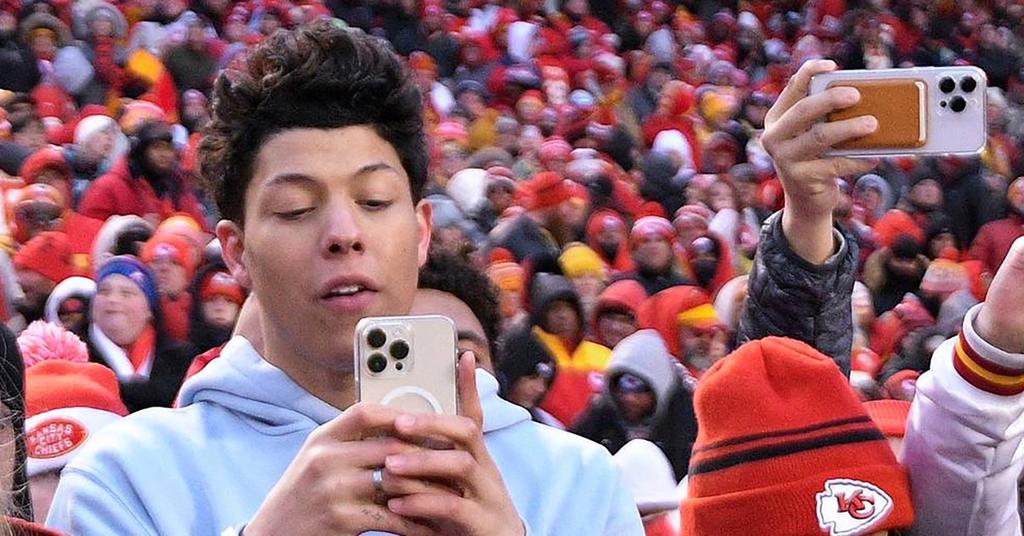 Jackson Mahomes Fighting Prosecutors Over Drug Tests in Sexual Battery Case