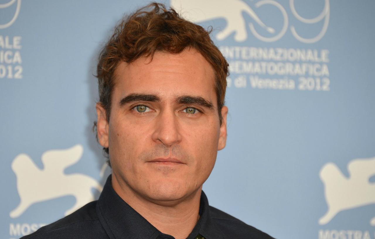 Famous Flaws! The Top 35 Celebrity Deformities