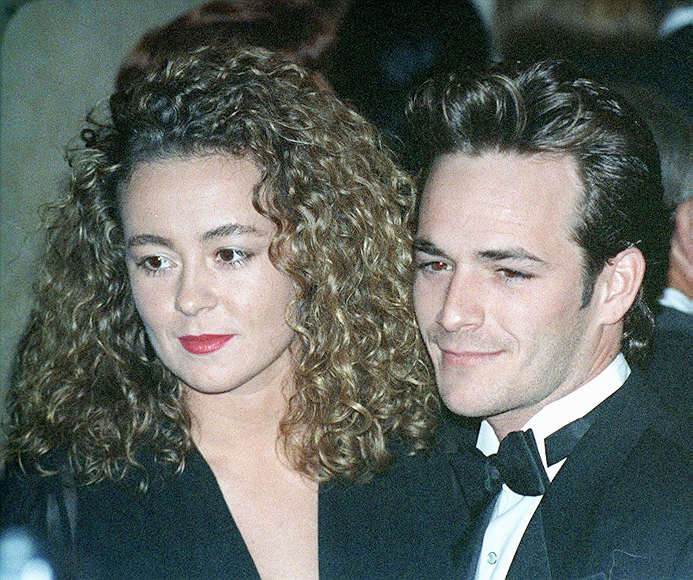 Luke Perry Dead – Photos '90120' Star's Many Loves Including Jennie ...