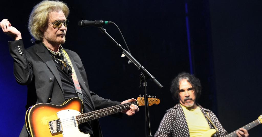 Daryl Hall Accuses John Oates of Sneaking Behind His Back to Sell ...