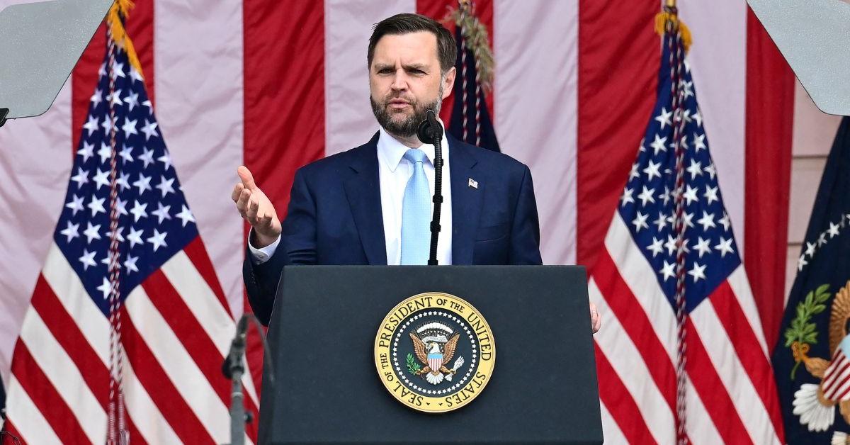 JD Vance Warns Crowd of Graduates Not to Boo Him During Speech