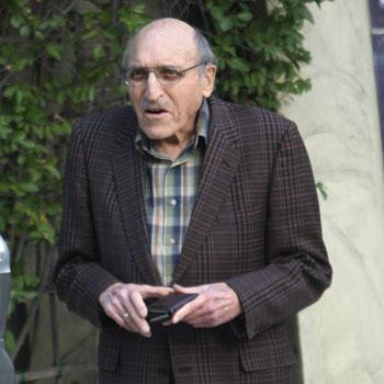 'Seinfeld's' Uncle Leo Dies at 88
