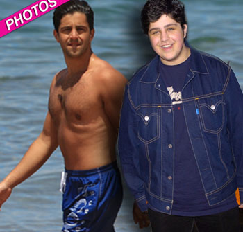 From Chunk To Hunk! Child Star Josh Peck Shows Off Buff Beach Bod