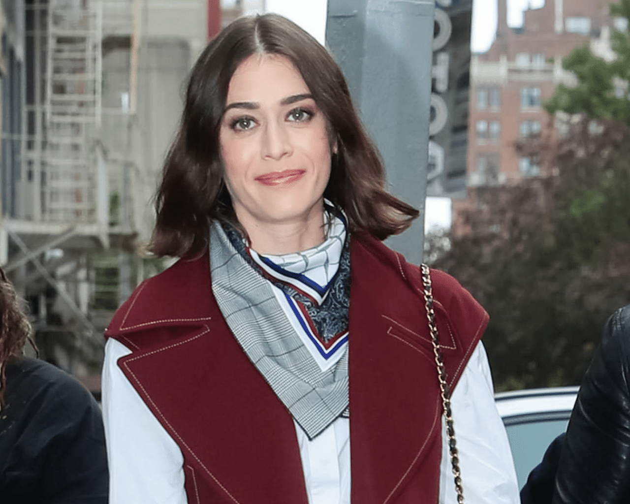 'Mean Girls' Reboot: Lizzy Caplan Gets Candid