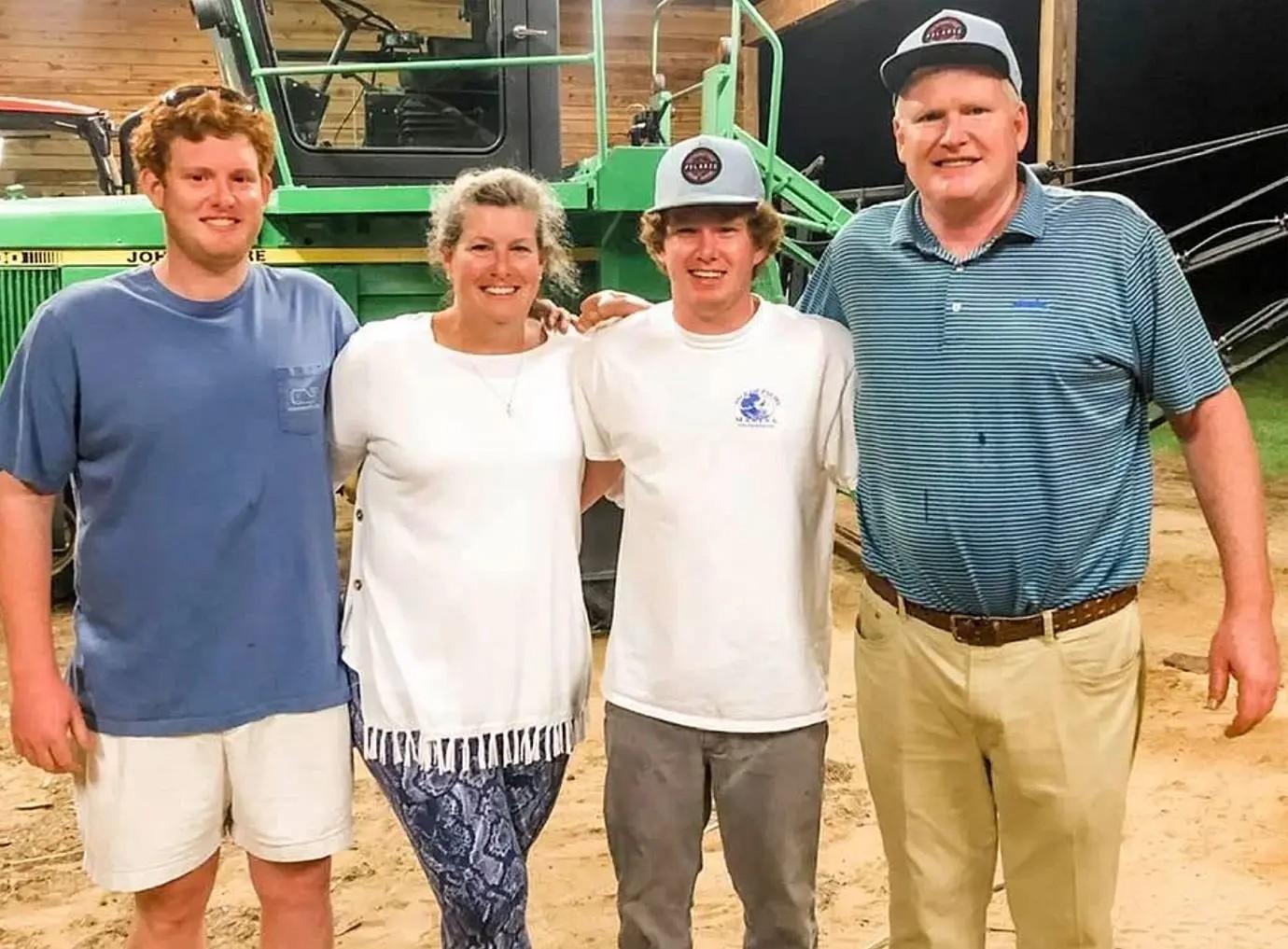 Alex Murdaugh Seen Wearing Two Different Shirts Before & After Slayings ...