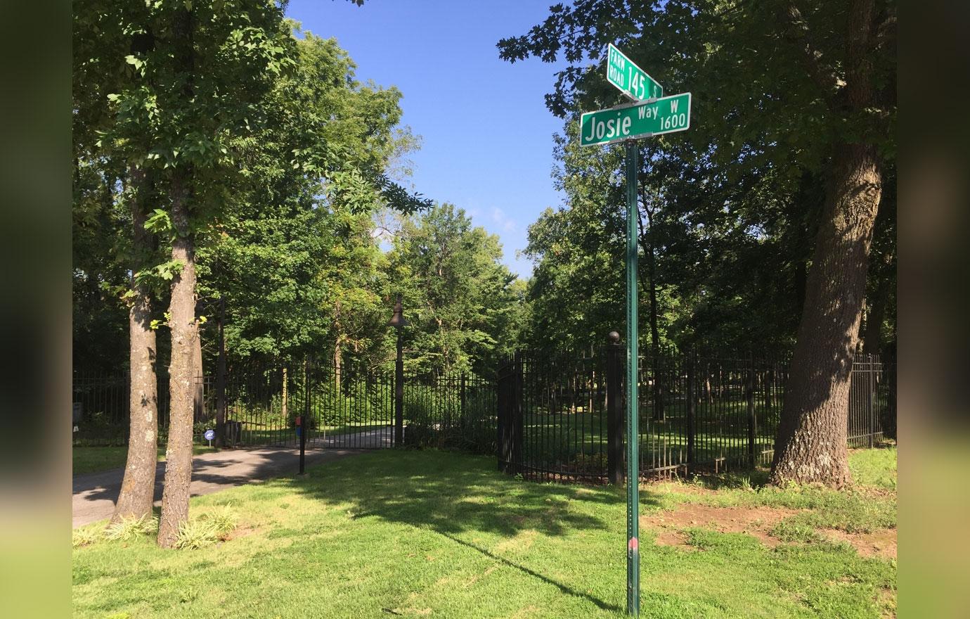 Inside Brad Pitt's Secret Compound In Springfield Missouri