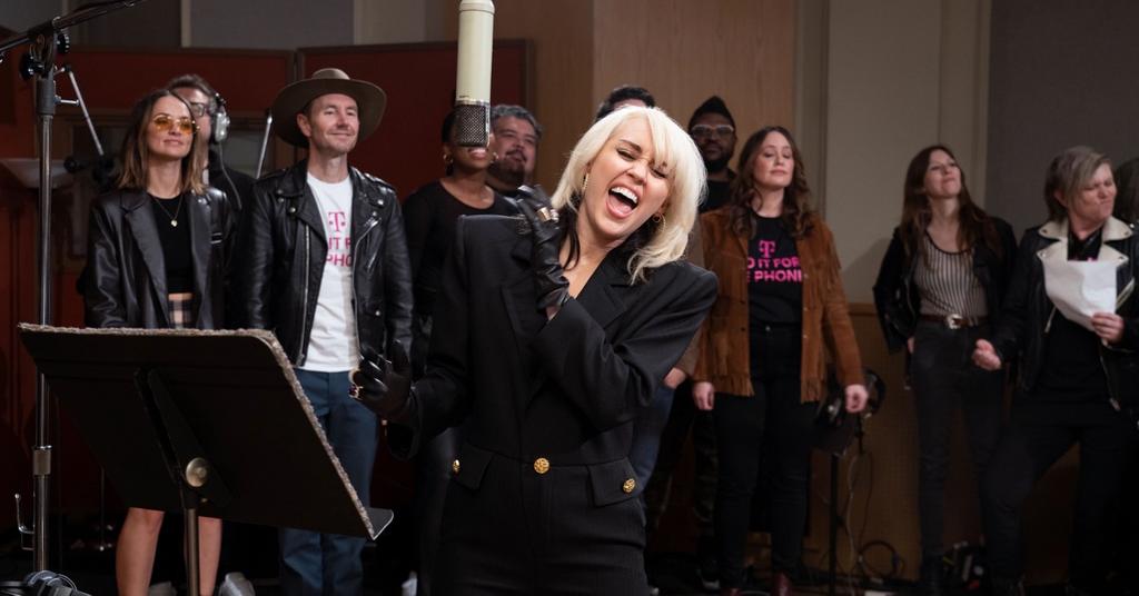 Miley Cyrus Recalls 'Disaster' Liam Hemsworth Marriage