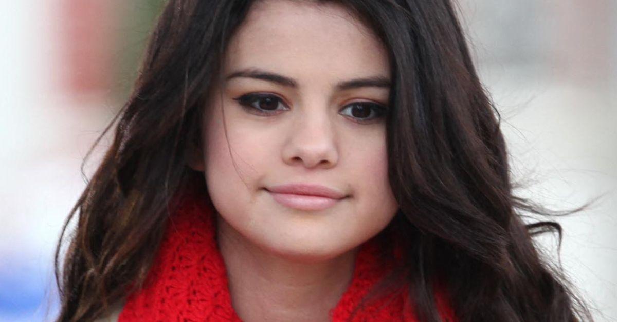 Exclusive Selena Gomez Debuts New Look After Cosmetic Procedure