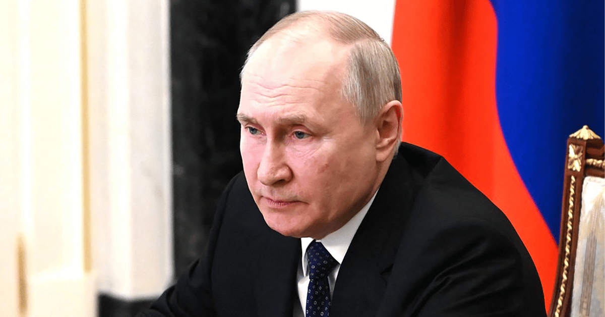 Vladimir Putin's Doctors 'Ready to Resuscitate' Terminal Ill Leader