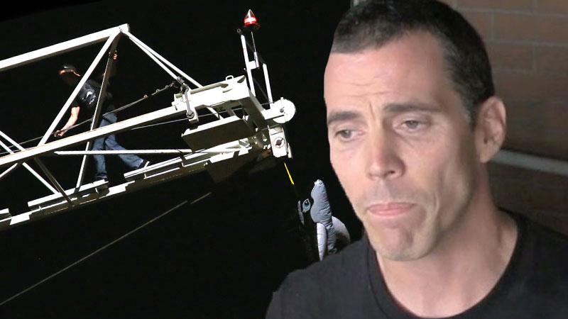 Steve-O Charged With 5 Crimes After Shocking Anti-SeaWorld Protest In ...