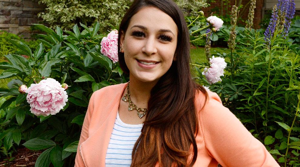 Monica Ten-Kate Juggles Dating, Friends And Talking To The Dead On ABC ...